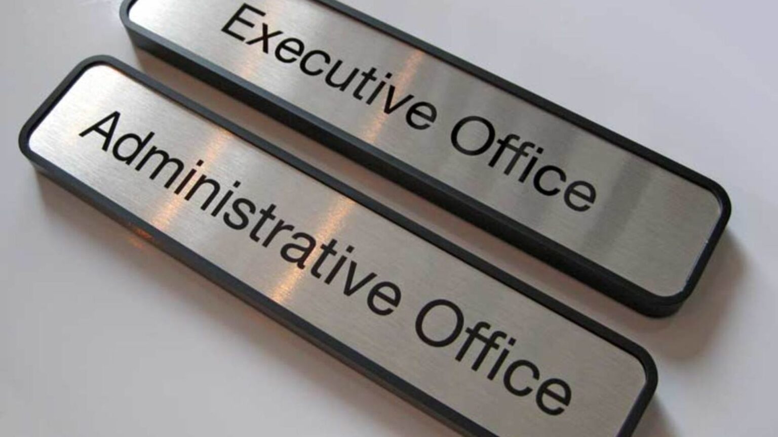 How Metal Signs Are The Ultimate Choice For Outdoor Advertising?
